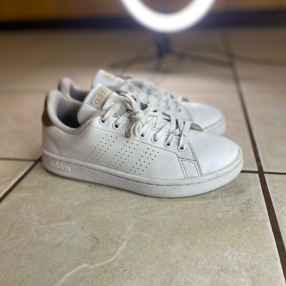 $100 Adidas Advantage White Copper Metallic Women Cas… - Gem